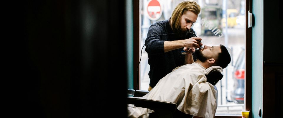 ¿Qué necesito para convertirme en un barbero exitoso?